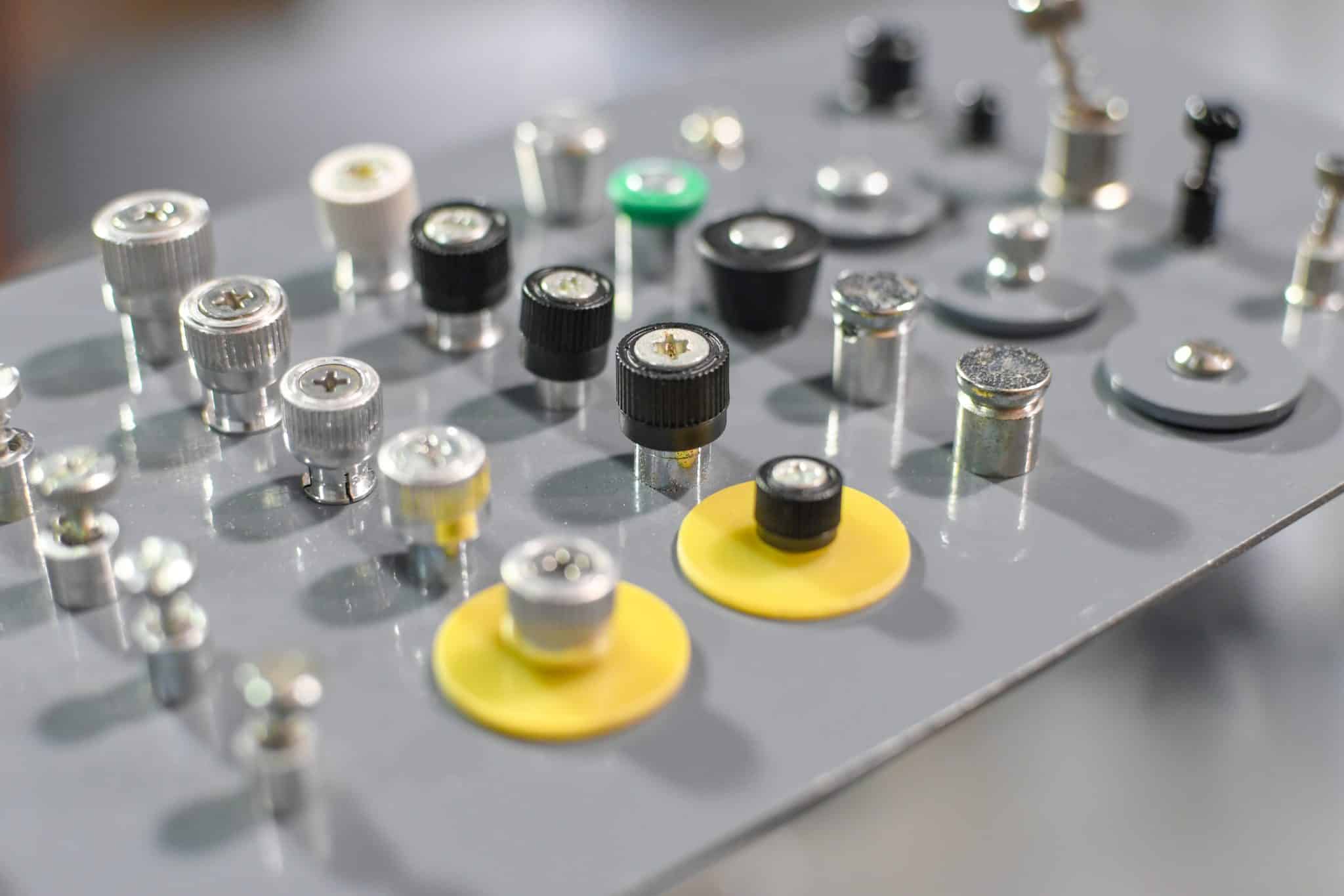 DFCI Quarter-Turn Fasteners